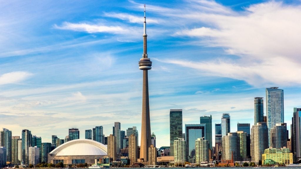 Chicago to Toronto, Canada drive: The ultimate road trip guide | Field ...